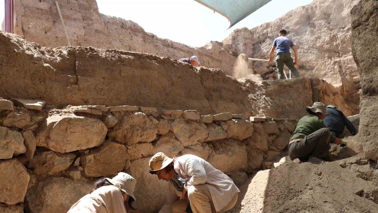 ⁠Urartu’nun göz bebeği Haldi Tapınağı adım adım gün yüzüne çıkarılıyor ...