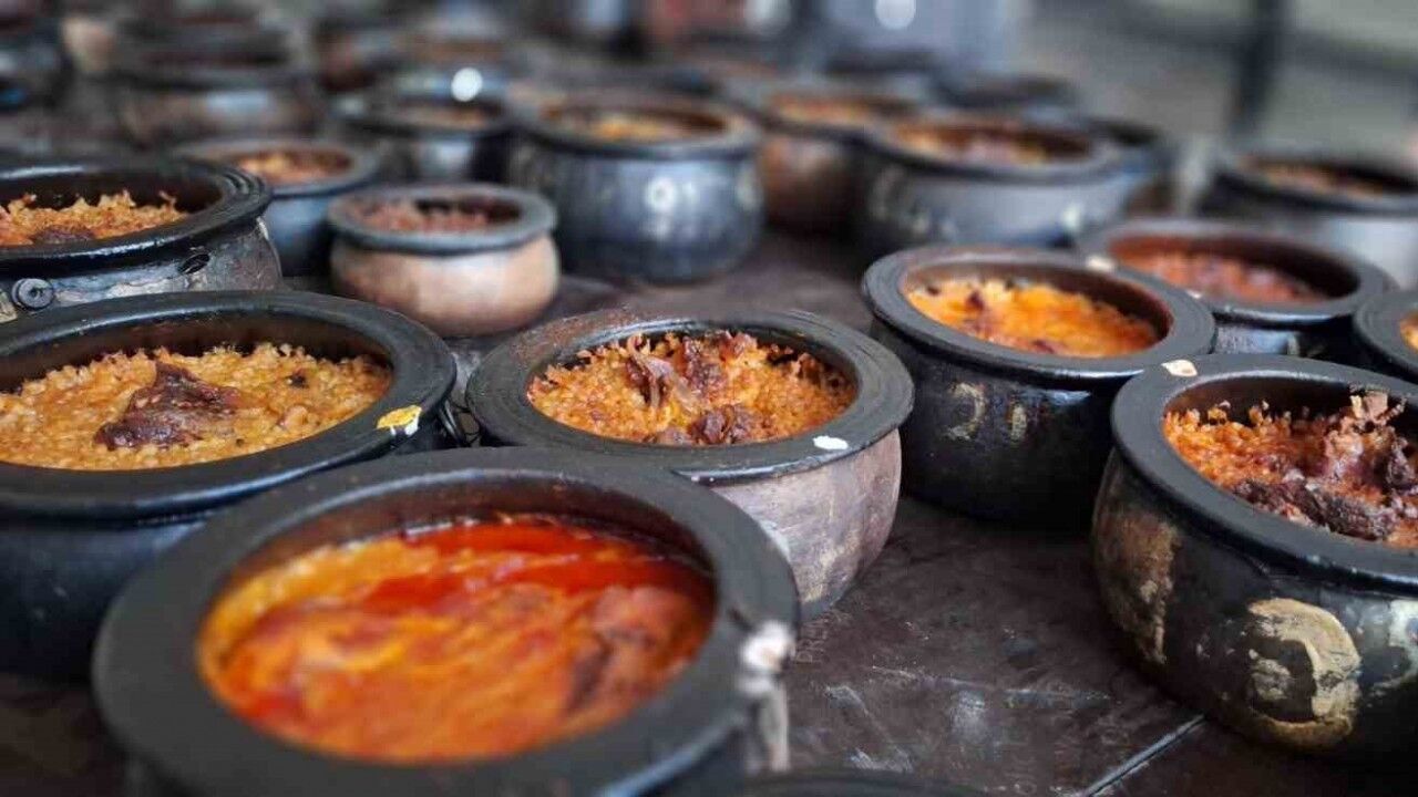 Ramazan’ın vazgeçilmez lezzeti: 8 saatte pişiyor, hazır olduğu, kaleden ...